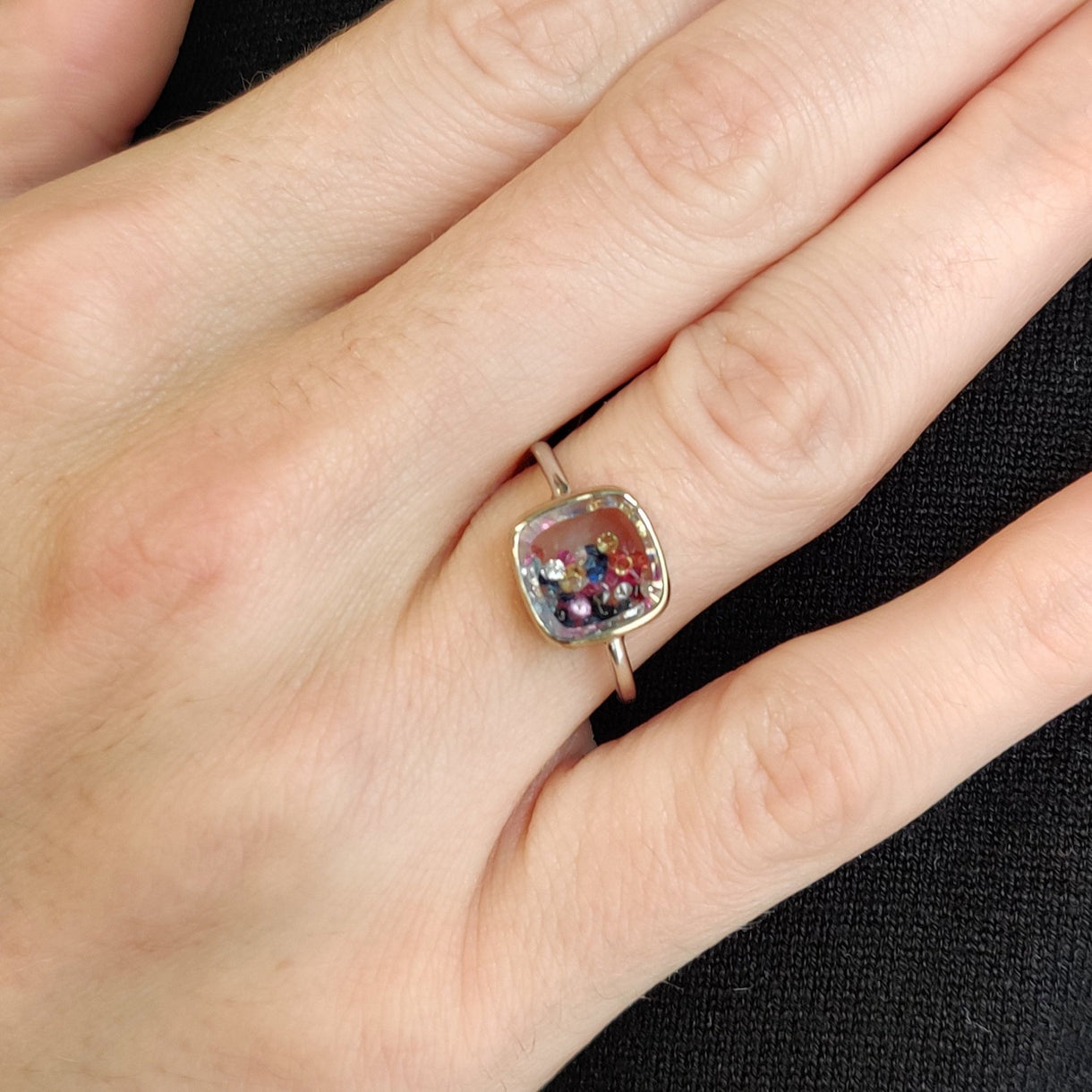 Confetti Shaker Ring in 18k Gold - Moritz Glik